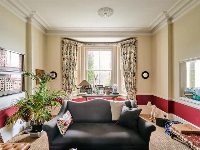 5 bedroom maisonette to rent