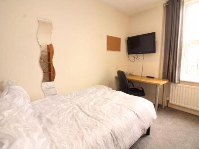 5 bedroom maisonette for rent in Warton Terrace, HEATON, Newcastle Upon Tyne, NE6