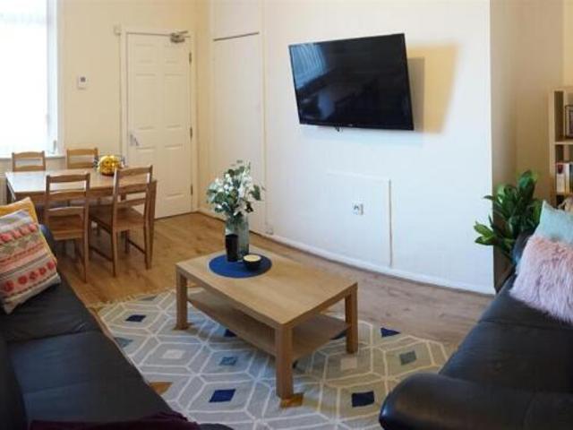 5 bedroom maisonette for rent in Whitefield Terrace, Heaton, NE6