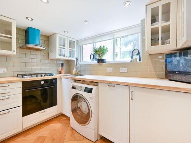 5 bedroom maisonette for rent in Chapel Road, Ealing, London, W13