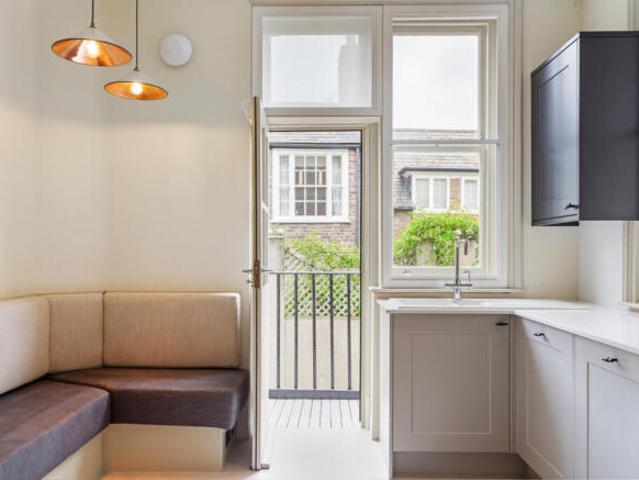 5 bedroom maisonette for rent in Kings Road, Cremorne Estate, SW3