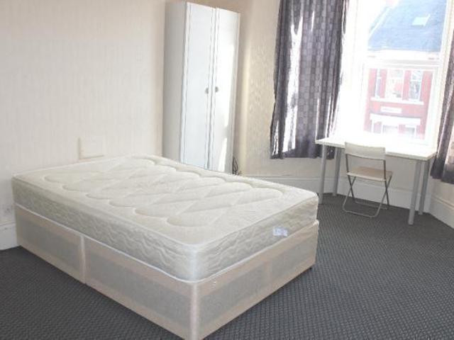 5 bedroom maisonette for rent in Simonside Terrace, Newcastle Upon Tyne, NE6