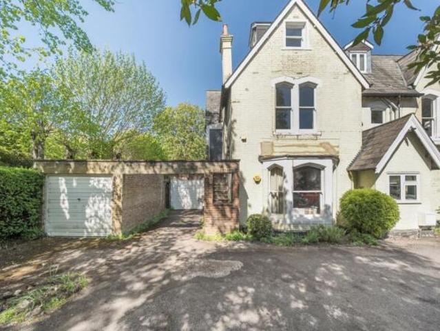 5 bedroom maisonette for rent in St. Margarets, Kingston Hill, Kingston upon Thames, KT2