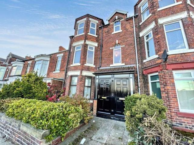 5 Bedroom Maisonette Flat