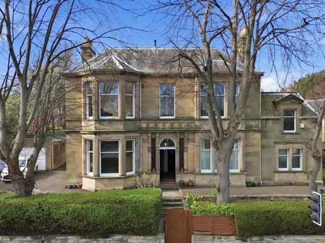 5 Bedroom Maisonette Flat