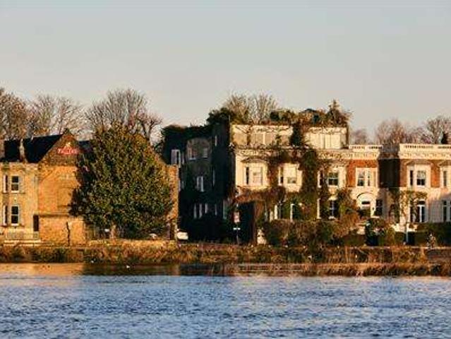 5 Bedroom Maisonette Flat