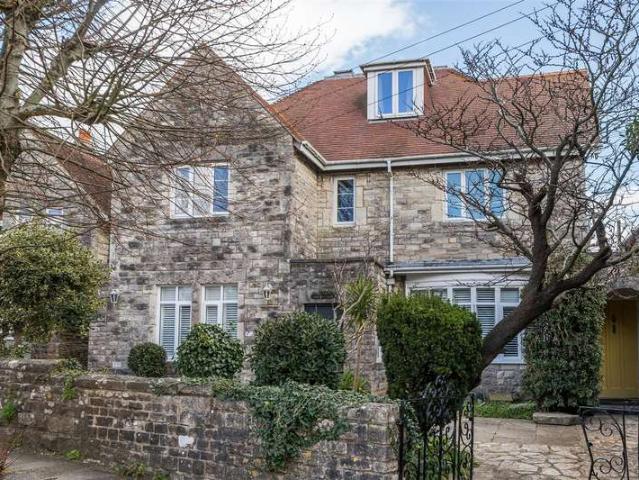 5 Bedroom Flat