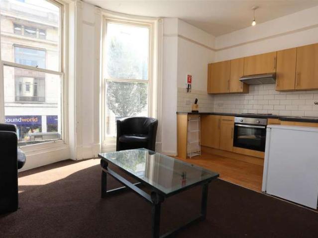 5 Bedroom Maisonette Flat
