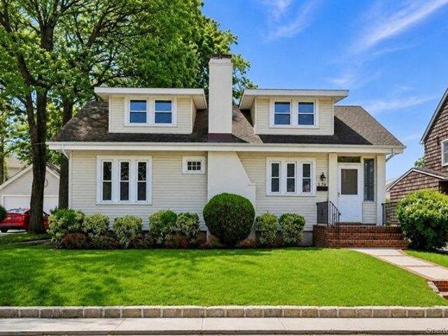 5 bedroom, Malverne NY 11565 104904354