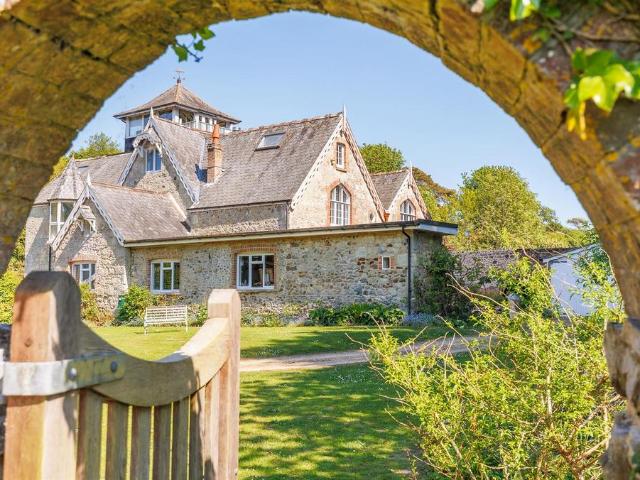 5 bedroom manor house for sale