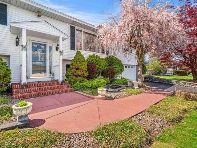 5 bedroom, Methuen MA 01844 LS102669968