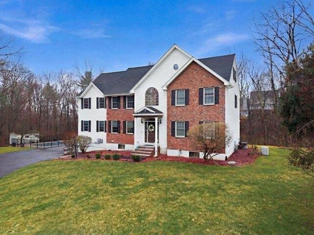 5 bedroom, Methuen MA 01844 LS102922188