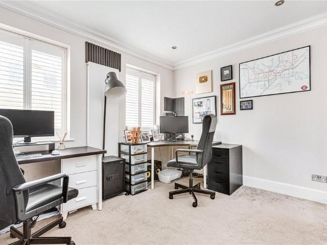 5 bedroom mews to rent