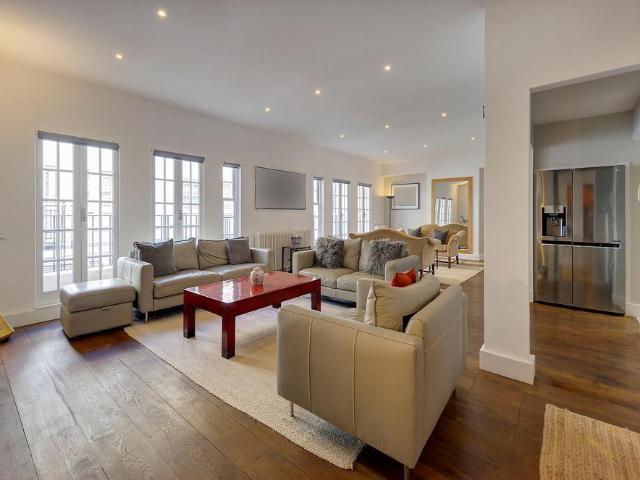 5 bedroom mews to rent