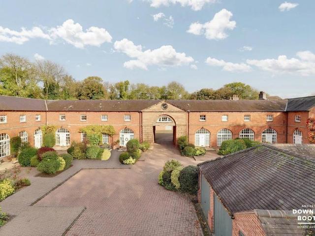 5 bedroom mews for sale