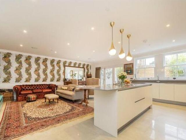 5 Bedroom Mews Property For Sale In London