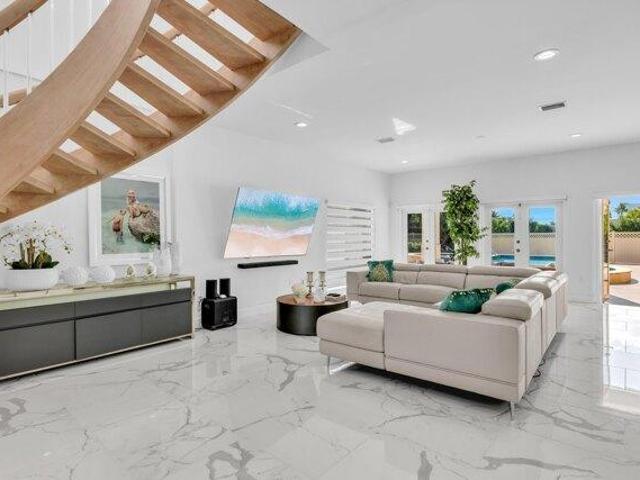 5 bedroom, Miami Beach FL 33141 88744888