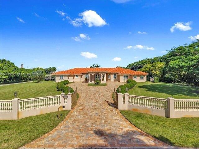 5 bedroom, Miami FL 33196 104899176