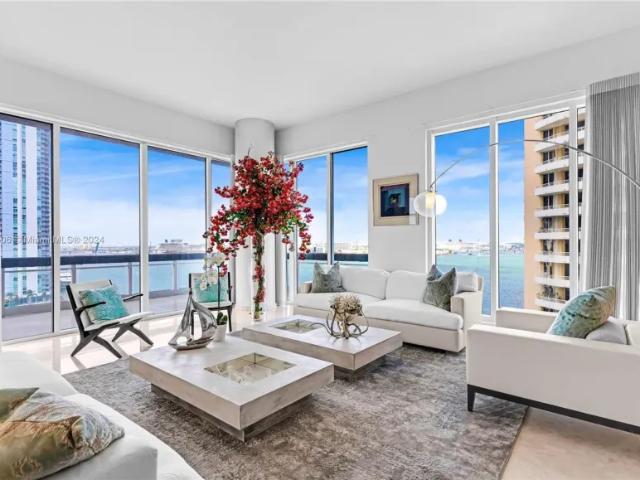 5 bedroom, Miami FL FL 33131 102795087
