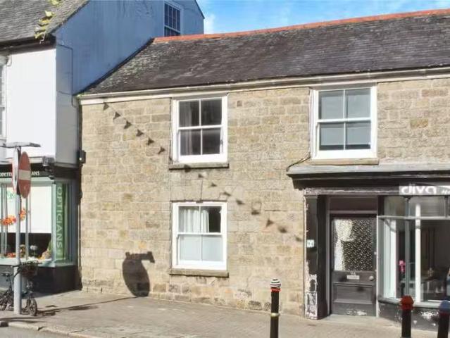 5 bedroom Mid Terrace Room to rent, Lower Market Street, Penry.