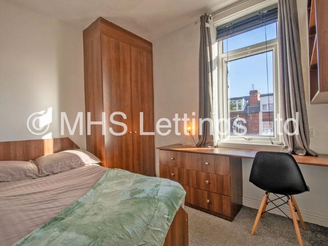5 Bedroom Mid Terraced House for rent in Beechwood Mount