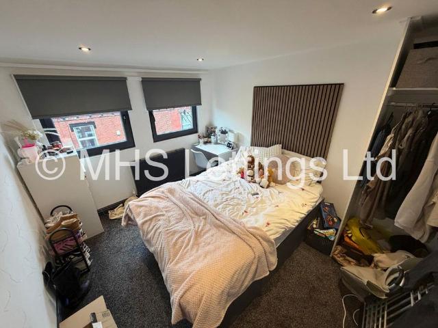 5 Bedroom Mid Terraced House for rent in Welton Place