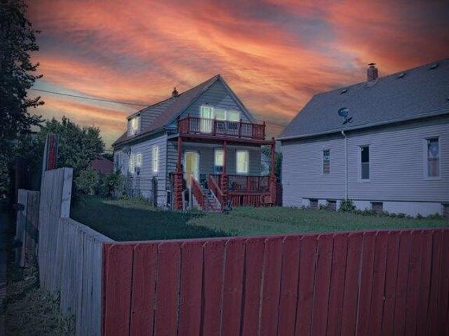 5 bedroom, Milwaukee WI 53204 LS93776694