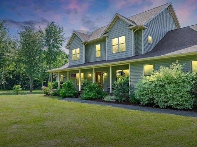 5 bedroom, Milton VT 05468 104440615