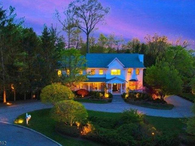 5 bedroom, Norwood NJ 07648 102214564