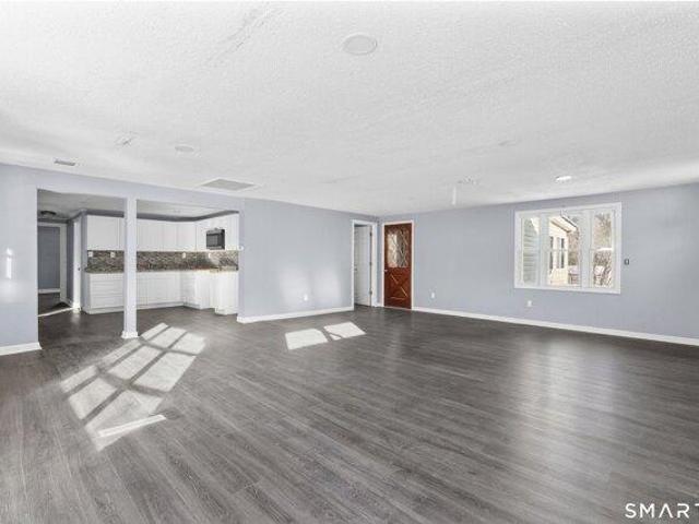 5 bedroom, Norwich CT 06360 LS102284448
