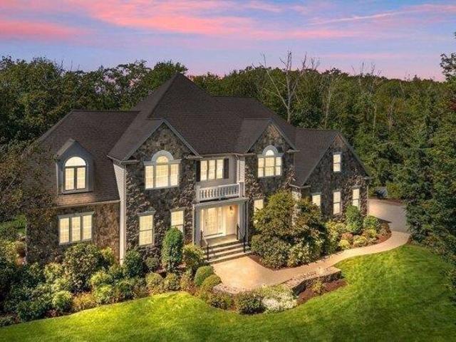 5 bedroom, North Attleboro MA 02760 104570563