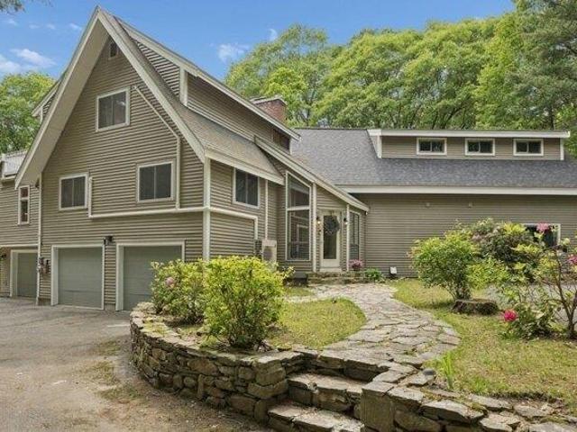 5 bedroom, Northborough MA 01532 104237179