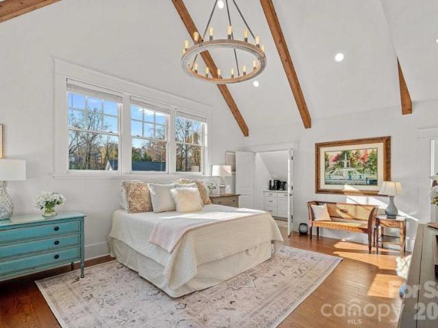 5 bedroom, NC NC 28211 LS101556926
