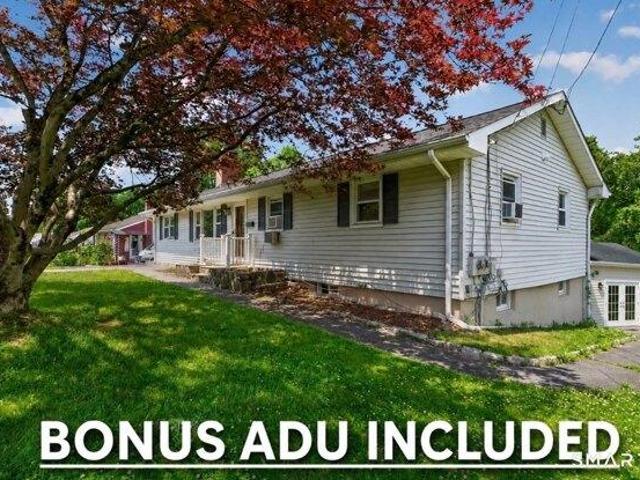 5 bedroom, New Milford CT 06776 105158022