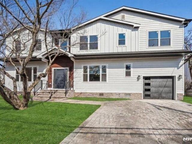 5 bedroom, New Milford NJ 07646 102727564