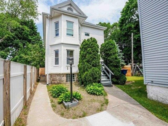 5 bedroom, New Bedford MA 02740 104568629