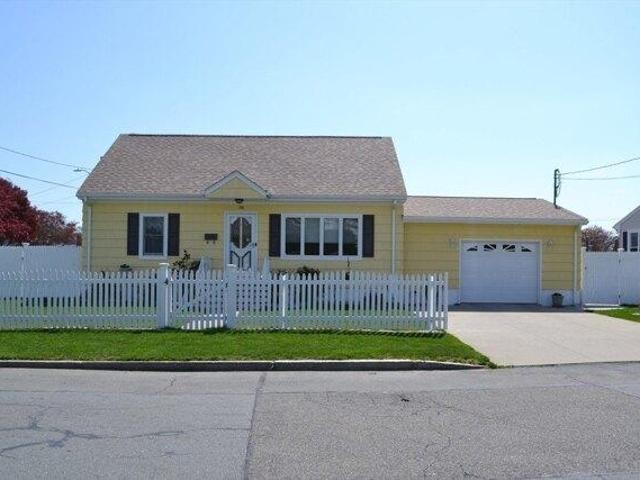 5 bedroom, New Bedford MA 02740 102633842