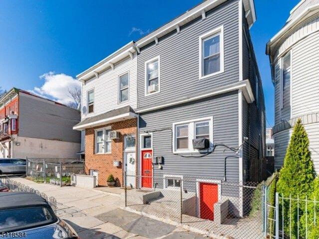 5 bedroom, Newark NJ 07104 LS102477207