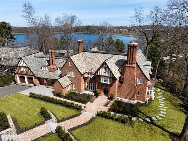 5 bedroom, Newton MA 02467 104808078