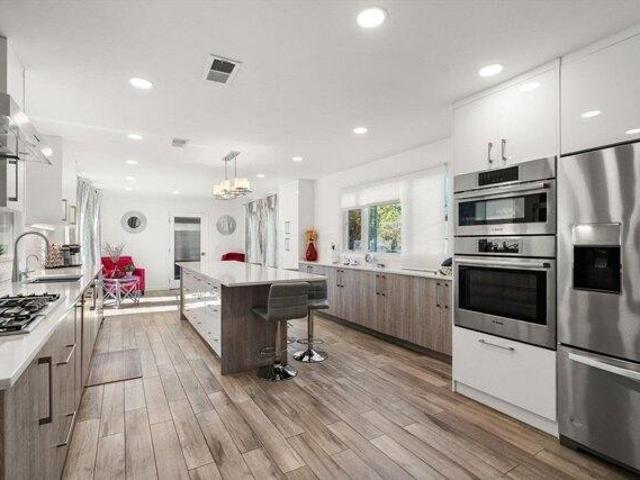 5 bedroom, Newton MA 02460 103248288