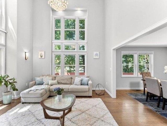 5 bedroom, Newton MA 02460 104849610