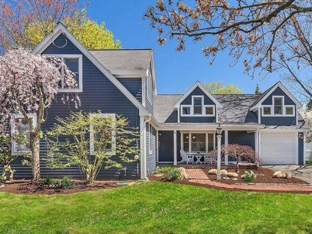 5 bedroom, Needham MA 02492 102344310