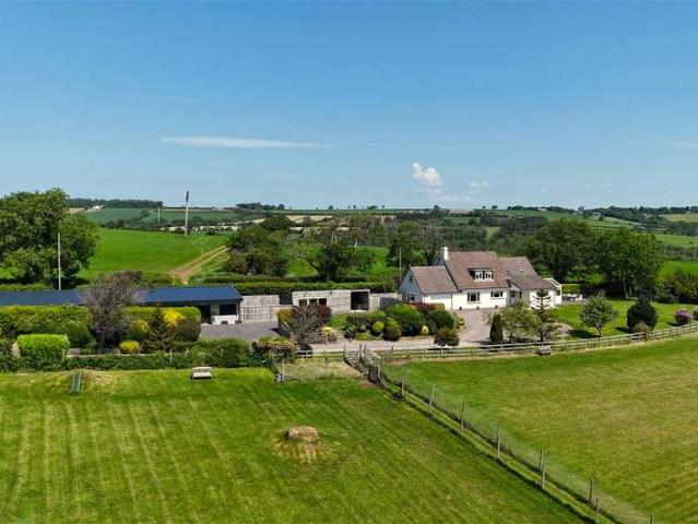 5 Bedroom Smallholding Commercial