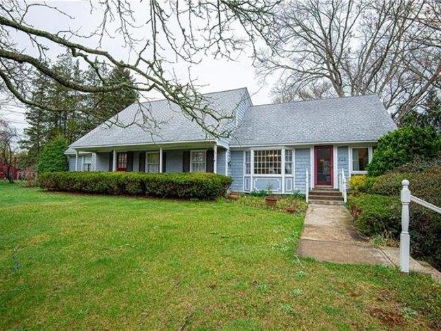 5 bedroom, Smithfield RI 02828 102412650