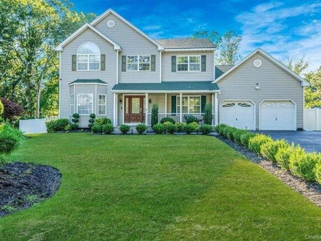 5 bedroom, Selden NY 11784 104901342