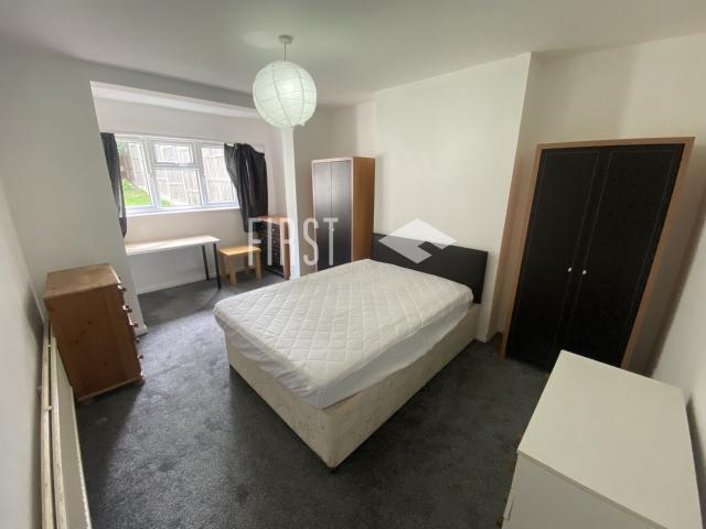 5 Bedroom Semi Detached