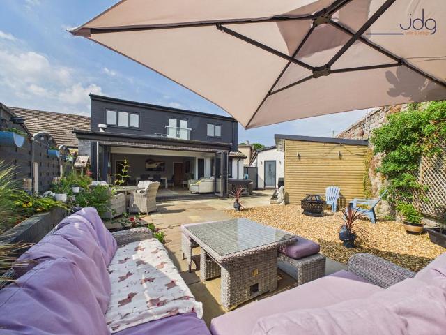 5 bedroom semi detached bungalow for sale