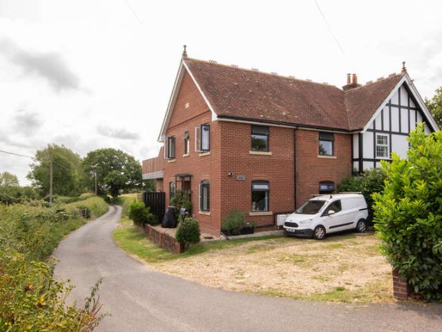 5 Bedroom Semi Detached House
