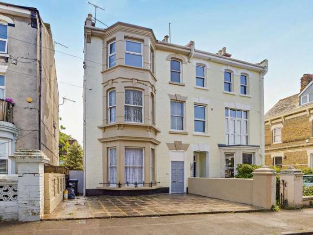 5 Bedroom Semi Detached House