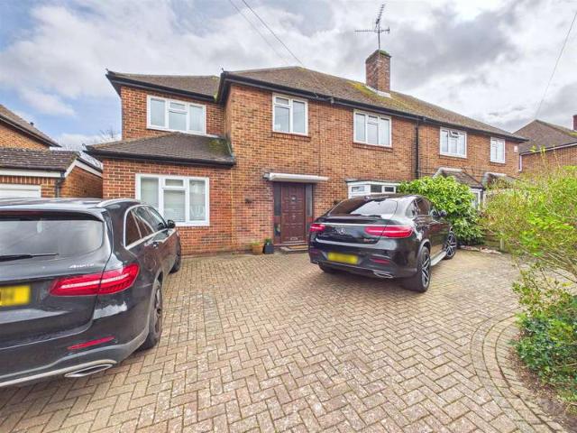 5 Bedroom Semi Detached House